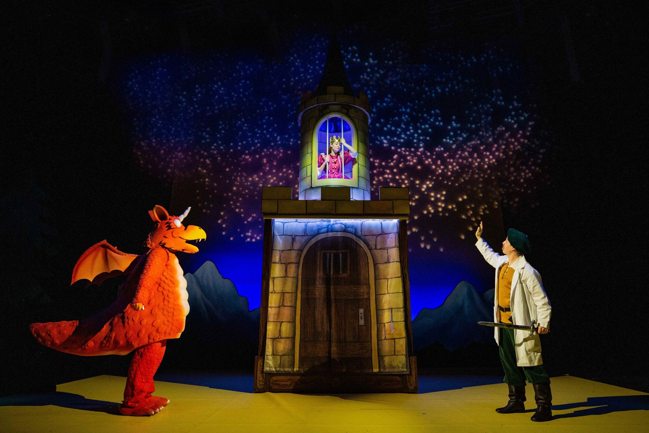 Top-flight family show set to soar during half-term - Leeds Playhouse